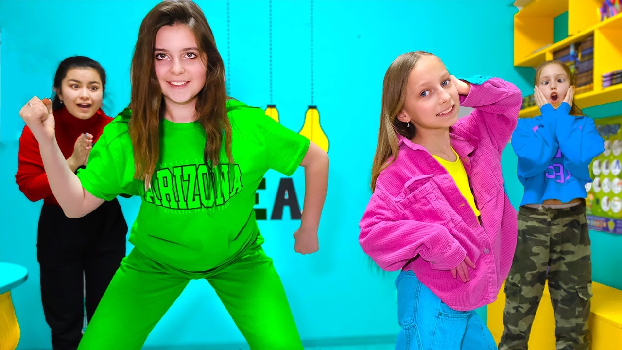 ¡Margarita CONTRA Sonia en la ESCUELA! BATALLA de Baile. - YouTube