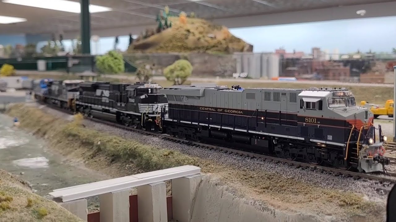 Short Haul w/ Norfolk Southern - Elkhart Model Railroad Club - YouTube