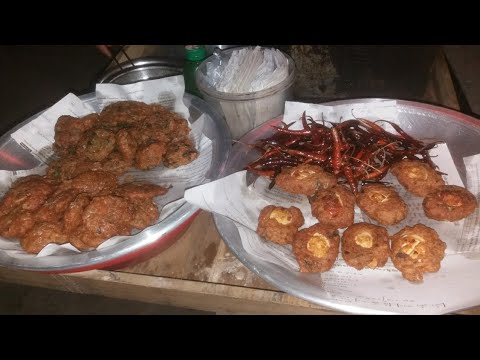 Street Chingri Bora | চিংড়ি মাছের বড়া | Dhaka street food | Hungry ...