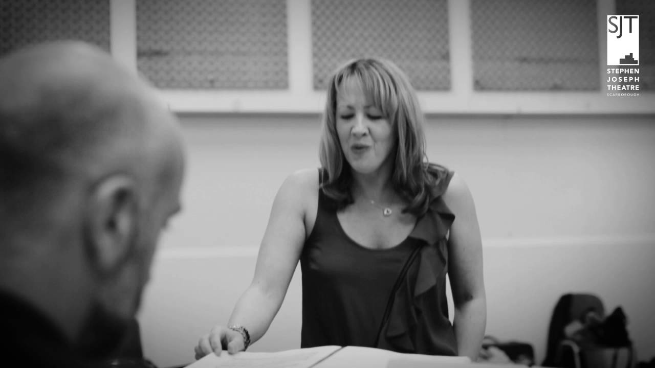 The World Goes Round: Shona White sings 'All That Jazz' - YouTube