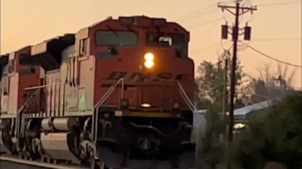 BNSF #9054 NB Empty Energy Coal Train Up The Powder River Basin, WY 10/17/22 - YouTube