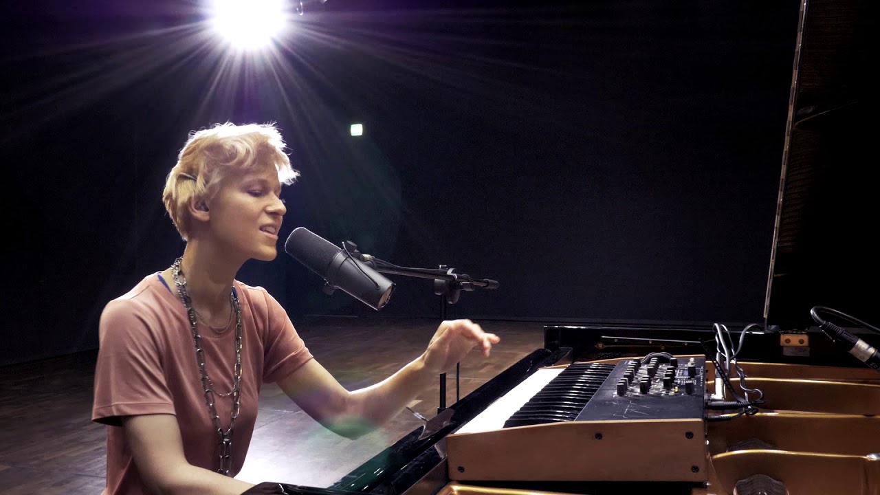 KID BE KID - MONUMENT (Official Livevideo) - YouTube