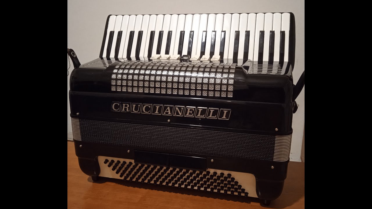 accordion fisarmonica crucianelli 41 120 demo - YouTube