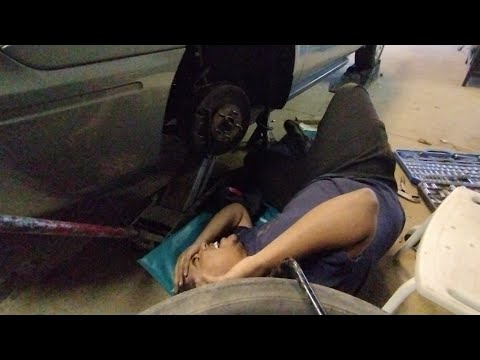 Ford Taurus rusted out rocker panel #reallife #rust - YouTube