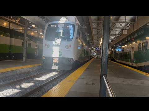 Go Transit Cem 304 Departs Union Station - YouTube