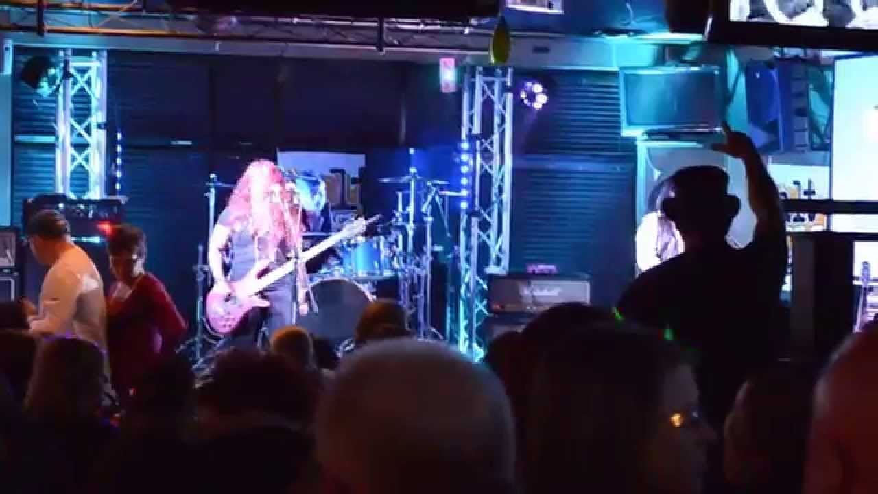 Jasmine Cain with Ben Johnson and Zach Ballard performing "Man in the ...