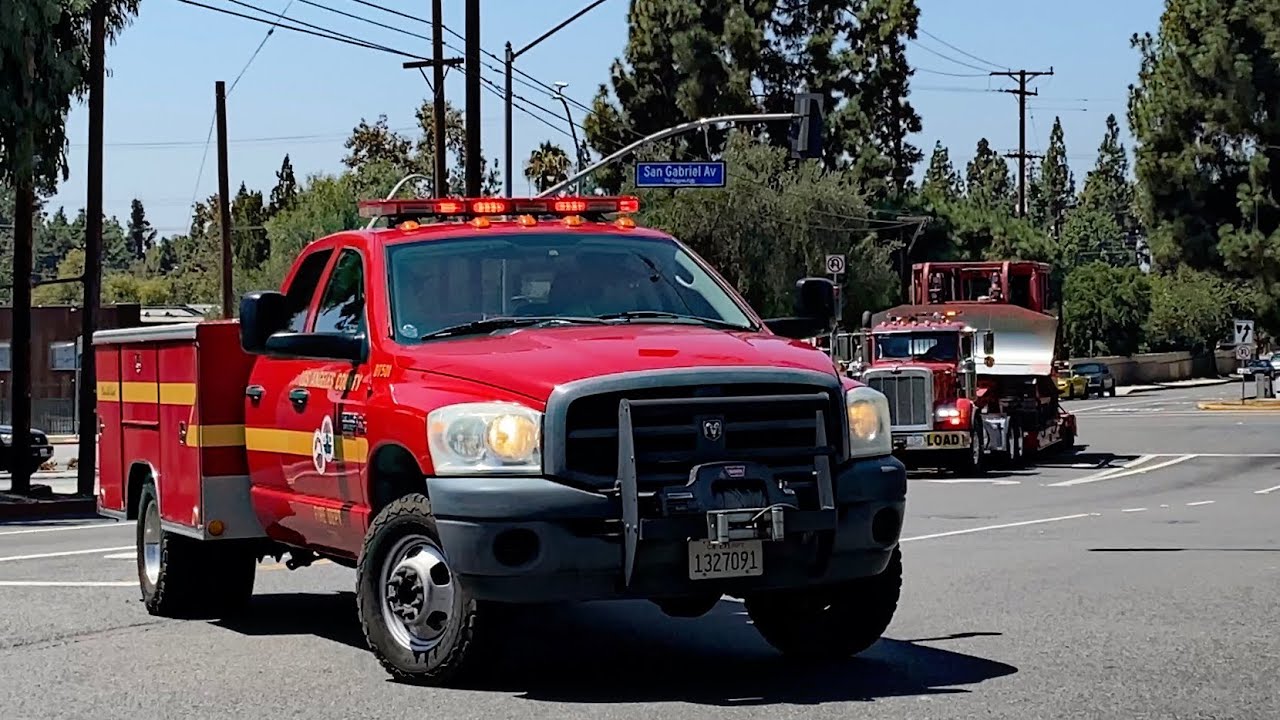 LACoFD Dozer 6 and CHP Dodge Charger Responding Code 3 - YouTube