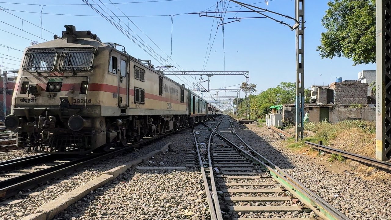 (14505) (Amritsar - Nangal Dam) Express (LHB) With (LDH) WAP7 ...