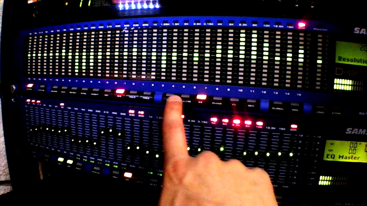 Room electronic acoustic correction Samson D-1500 RTA and Samson D-2500 ...