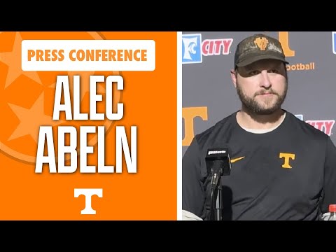 Tennessee football tight ends coach Alec Abeln talks during spring ...