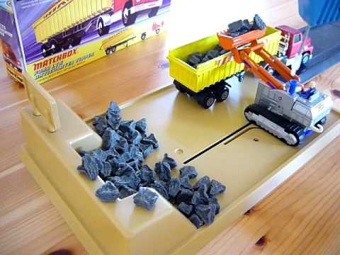 Matchbox BigMX Traxcavator - YouTube