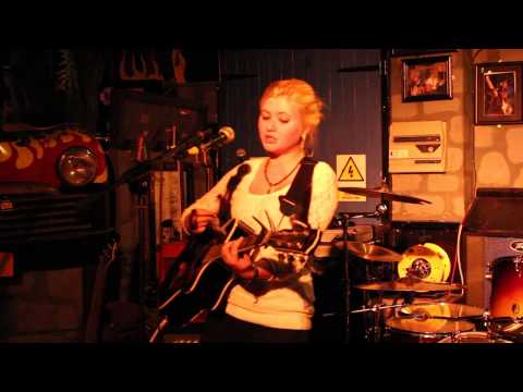 Suzy Fox - History