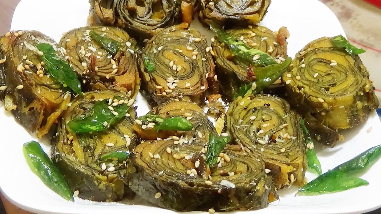 Aloo Vadi Patra Recipe | Arbi Ke Patte Ki Vadi | Gujarati Style Aloo ...