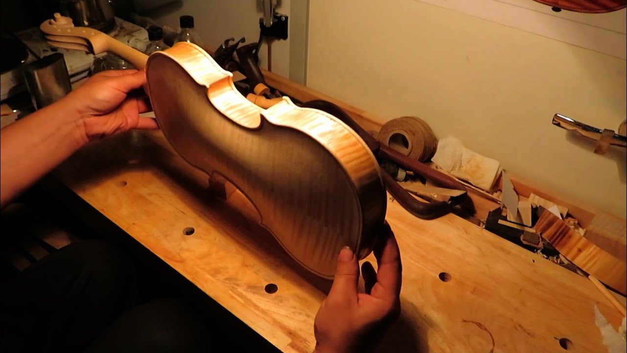 Viulun kannen liimaus - YouTube
