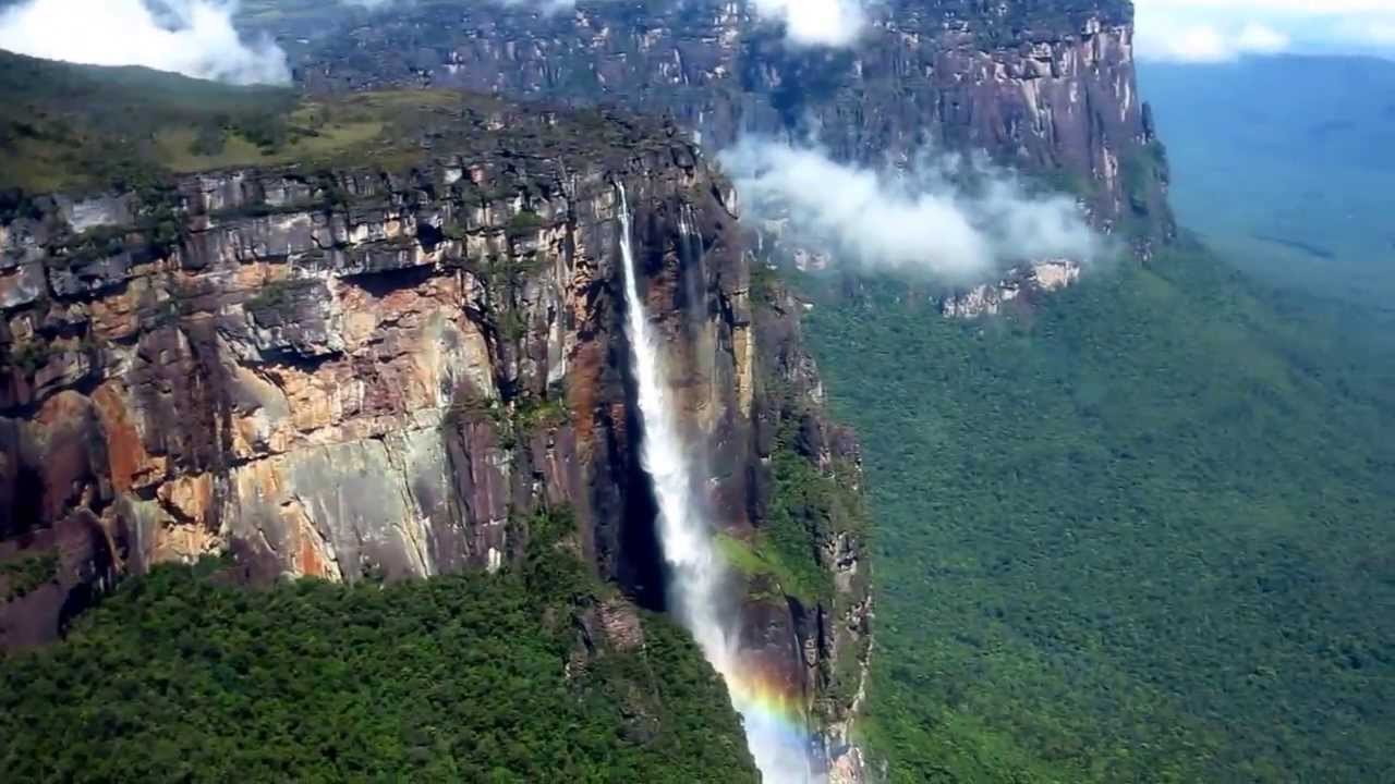 Sobrevolando el Salto Angel - YouTube