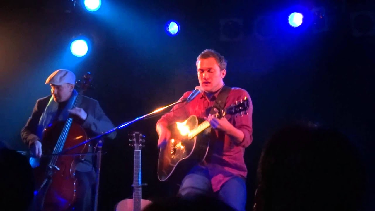 ”Man on the Moon” phillip phillips in Japan 27.July - YouTube
