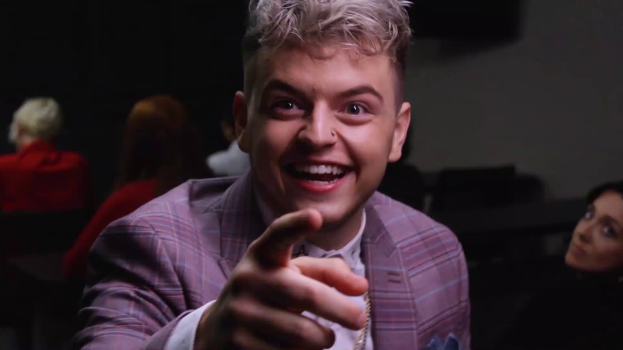 AK - CLOSED OFF (Behind The Scenes) - YouTube