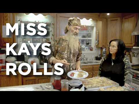 Miss Kay's Homemade Dinner Rolls (RECIPE) | At Home with Phil Robertson
