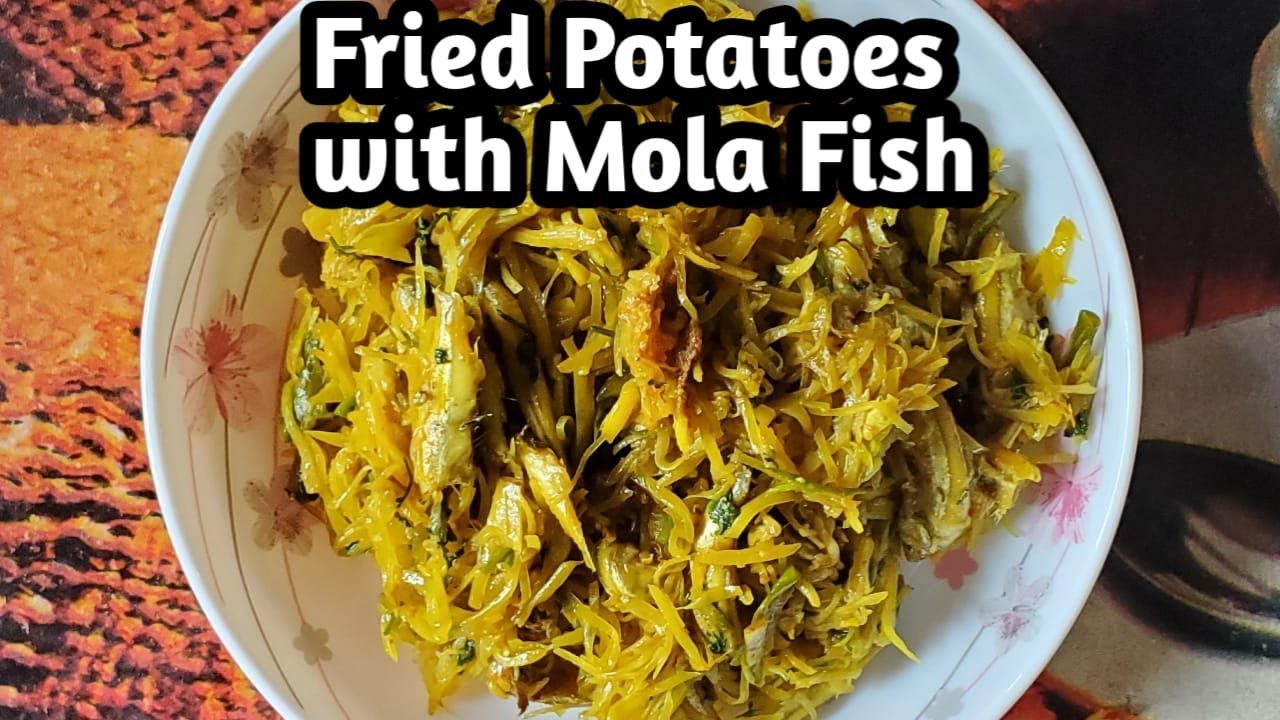 How To Cook Mola Fish Curry with Potato || Mola Fish Fry ! Mola Fish ...