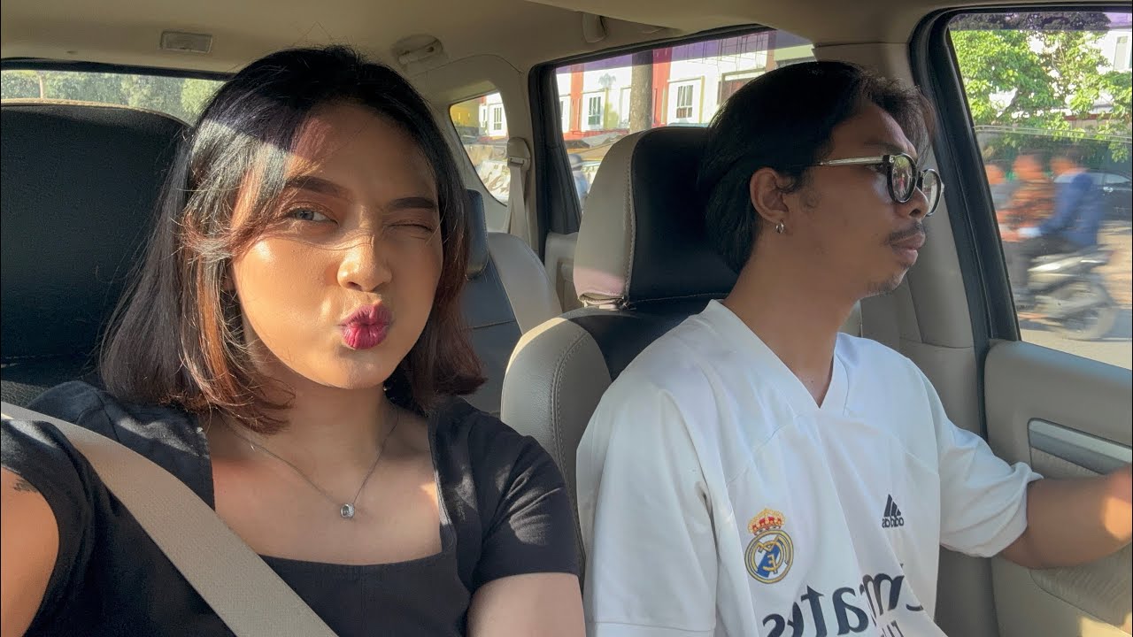 DAY 2 Vlog Berdua - YouTube