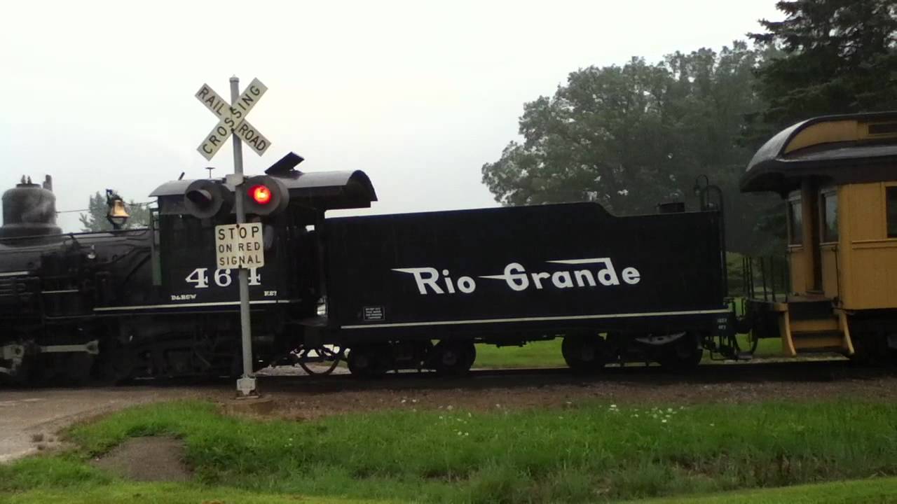 RIO GRANDE 464 RUN BY IN REVERSE IN HEAVY RAIN - YouTube