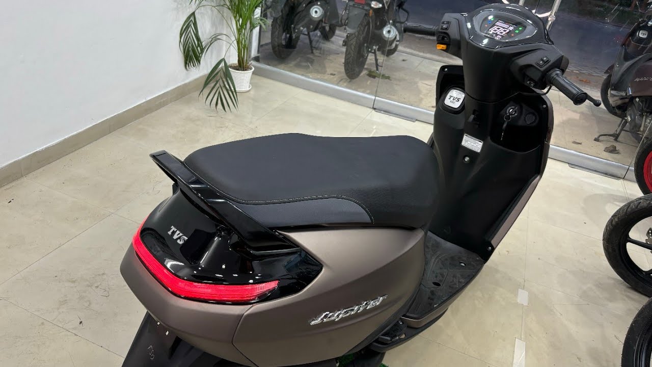 2024 TVS Jupiter 110 Disc Smart Xconnect Review | On Road Price New ...