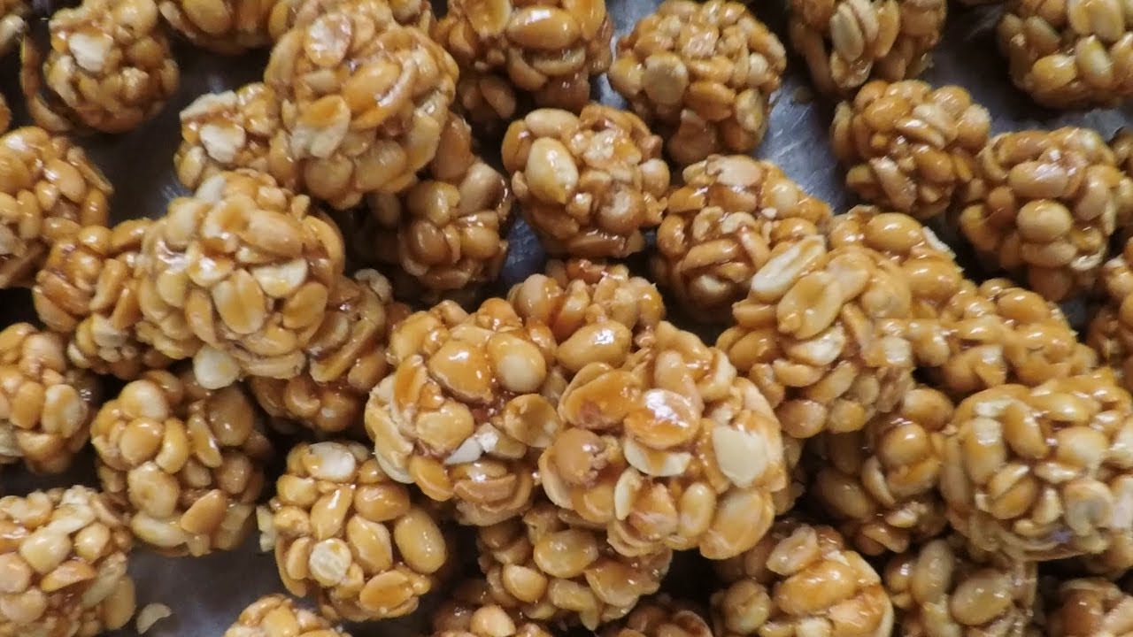 Traditional Sweet With Jaggery And Peanuts | Village Style Chikki ...