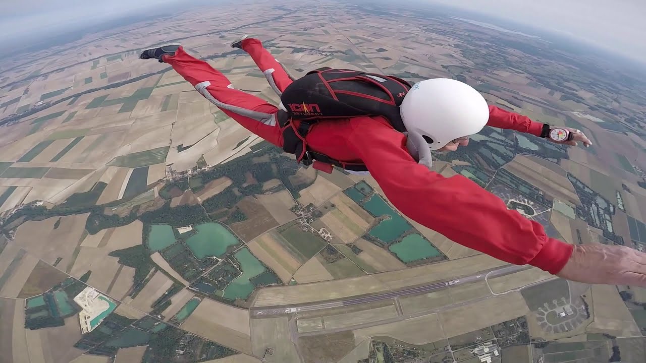 Saut en parachute , formation PAC - YouTube
