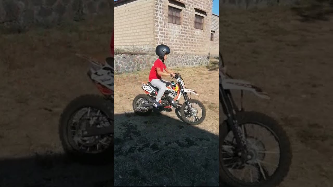 Federico in Moto Lem 50cc 14/12 sound and action - YouTube