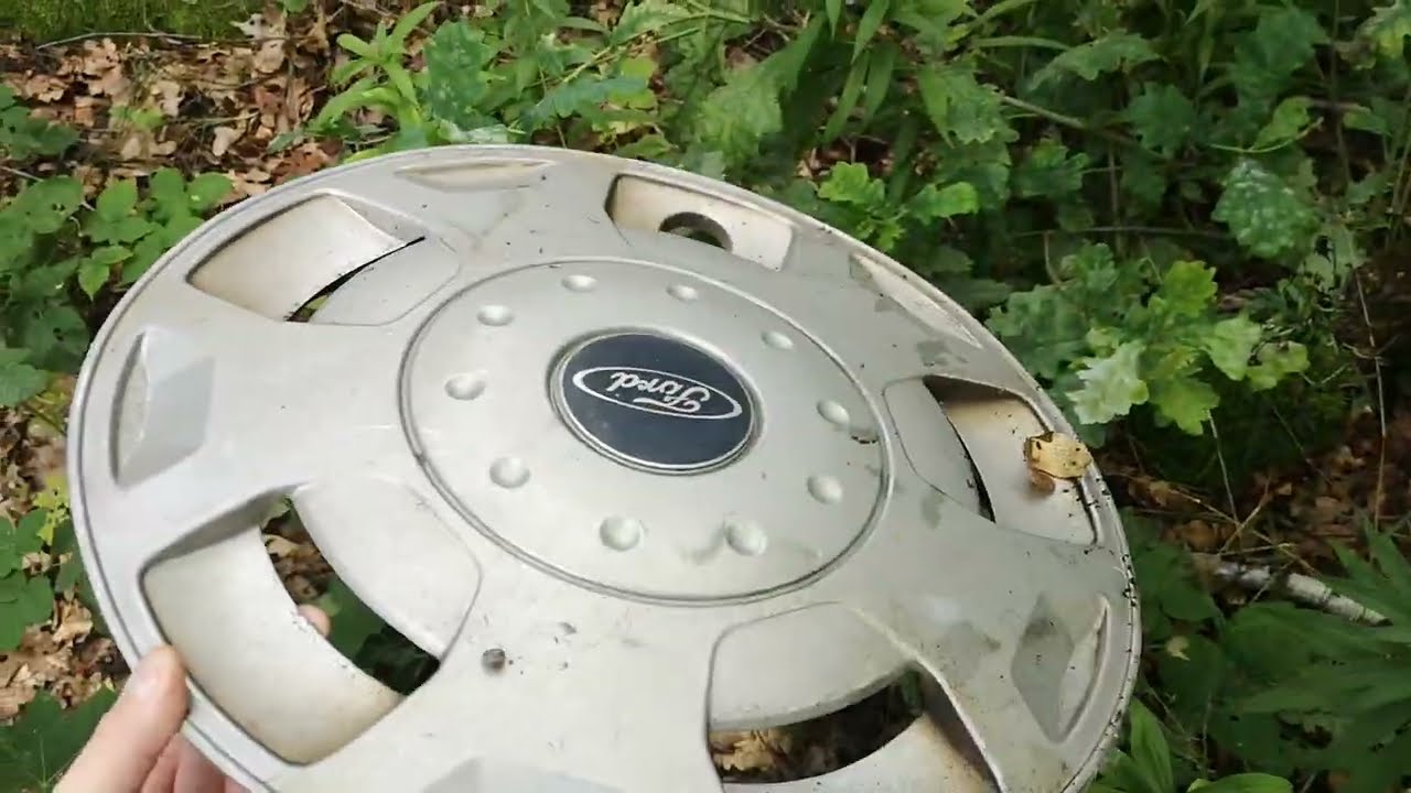 Ford Transit hubcap - YouTube