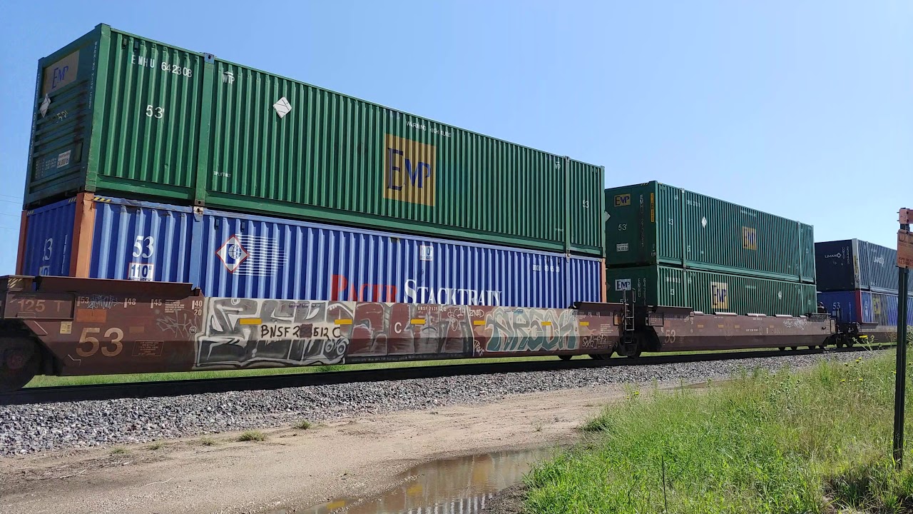 UP Golden State Route: Tucson-Global 4 intermodal with autoracks 08/25 ...
