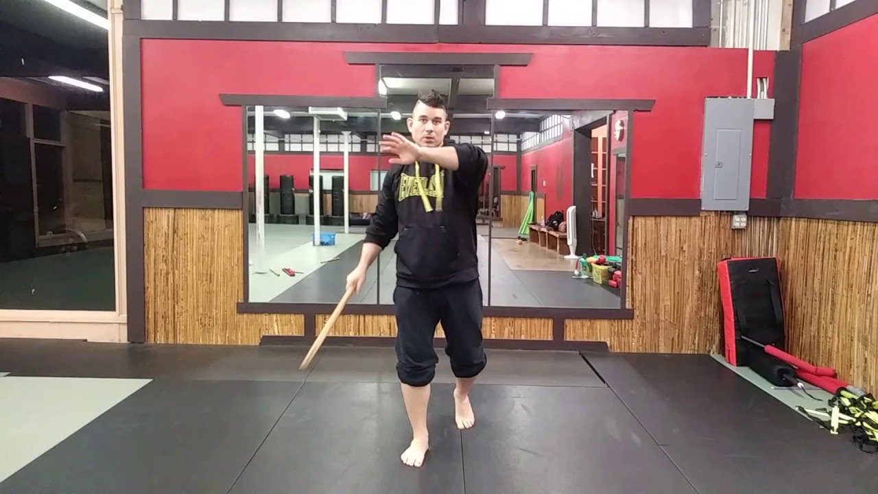 Demonstration Of The 12 Basic Strikes Of Ensayo Kali - YouTube