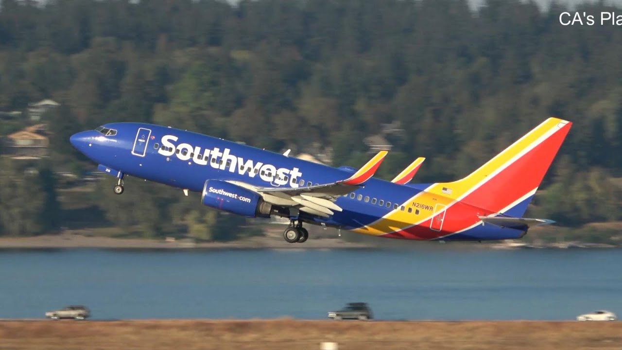 (4K) Beautiful Evening Plane Spotting at PDX - Portland, Oregon - YouTube