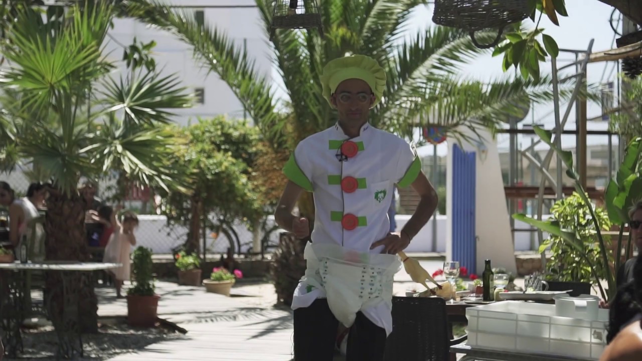 Pizza Chef Entertainment - Gourmet Pizza Show - YouTube