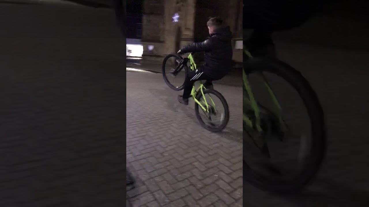 Bike wheeling - YouTube