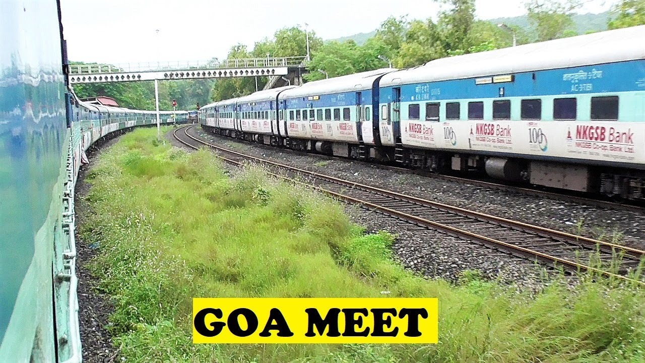 WDP4D EMD Sharp Turn Curve Pernem Goa Crossing | Konkan Kanya Track ...