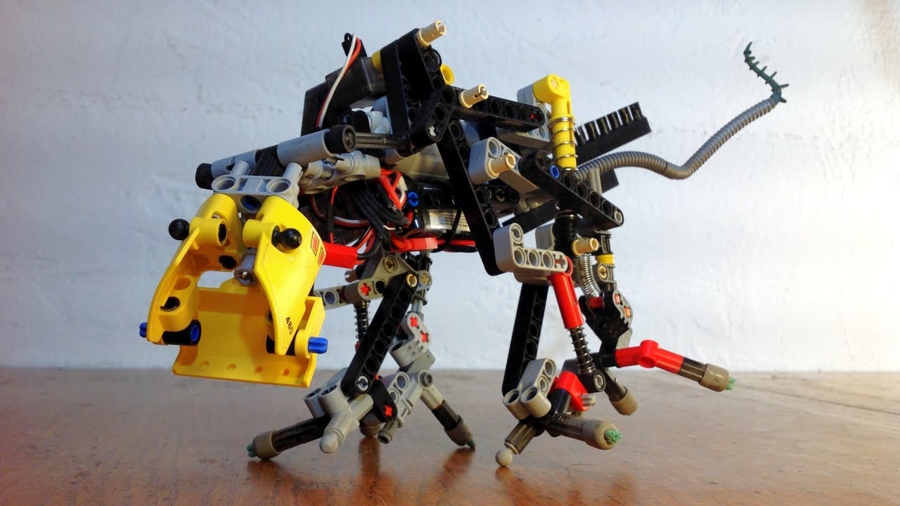 Fast Lego Biped Walking Robot With Steering - YouTube