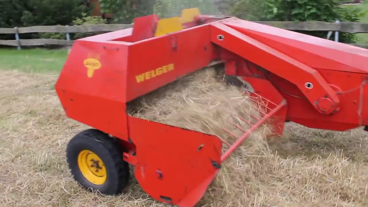 Presse Welger AP 45 - YouTube