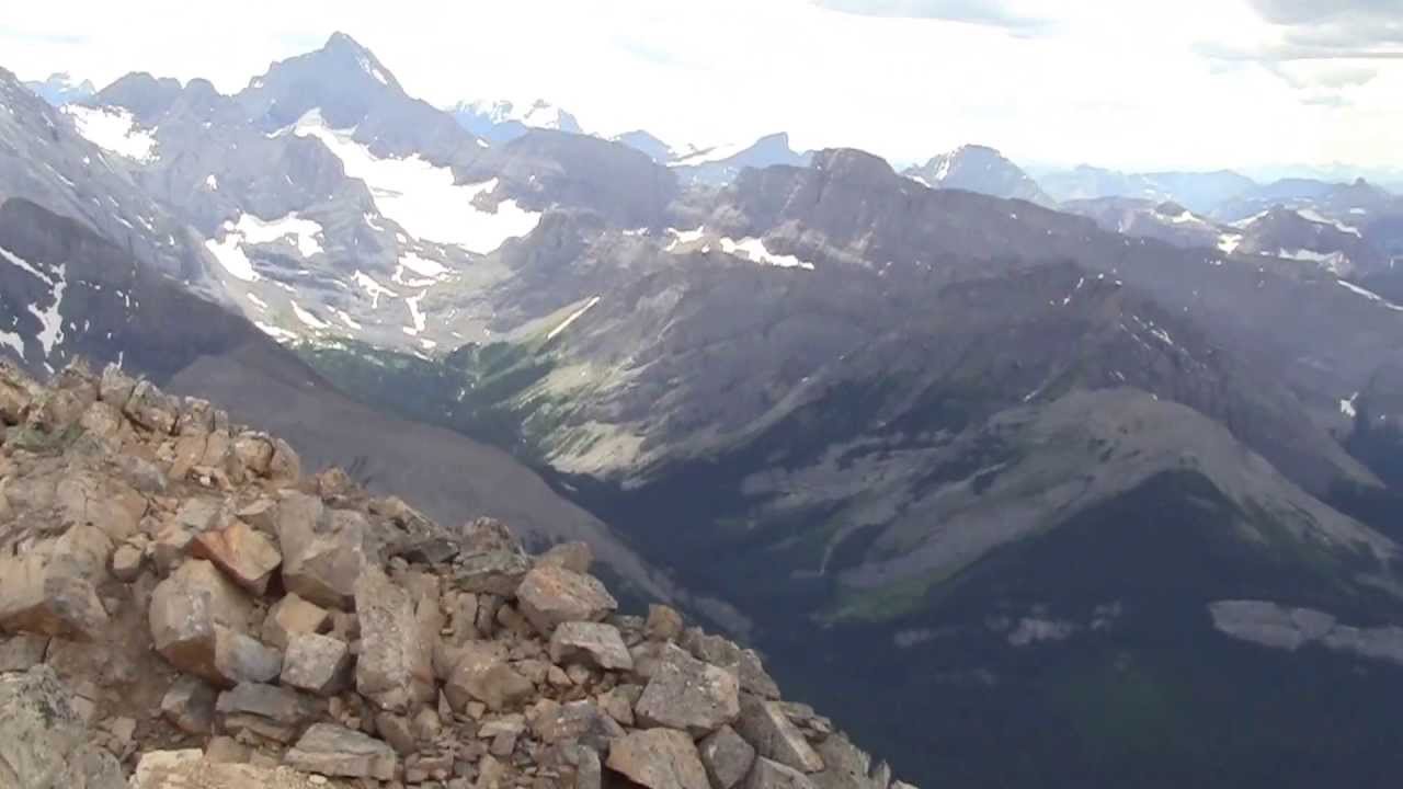 Scrambling Mt.Chester - Kananaskis (AB) vue du sommet - YouTube