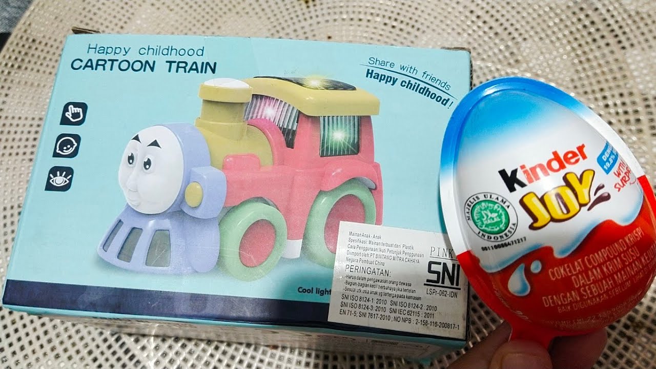 Unboxing kereta api Thomas, Kinder Joy - YouTube