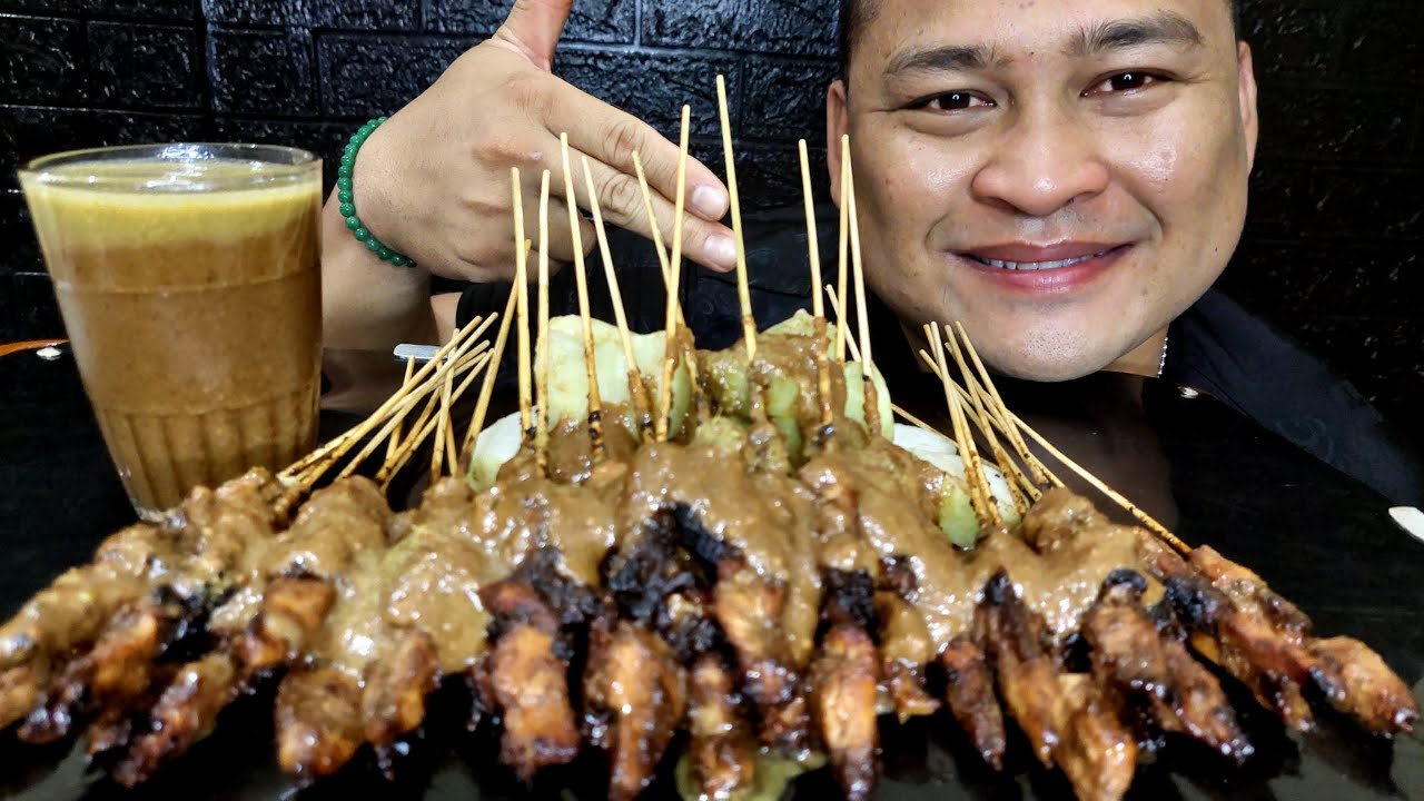 GA ADA LAWAN🤤 MUKBANG SATE MADURA 3 PORSI + LONTONG - YouTube