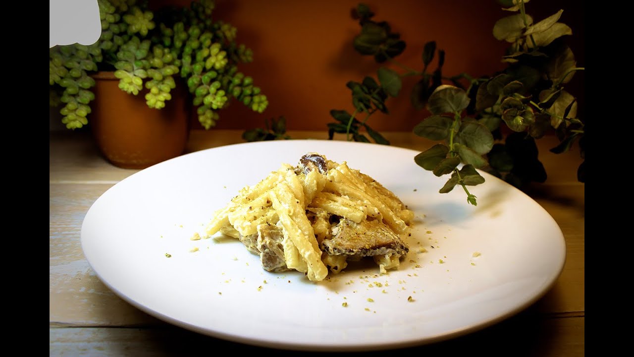 Pasta panna,pistacchio e funghi di ferla (Caserecce) - YouTube