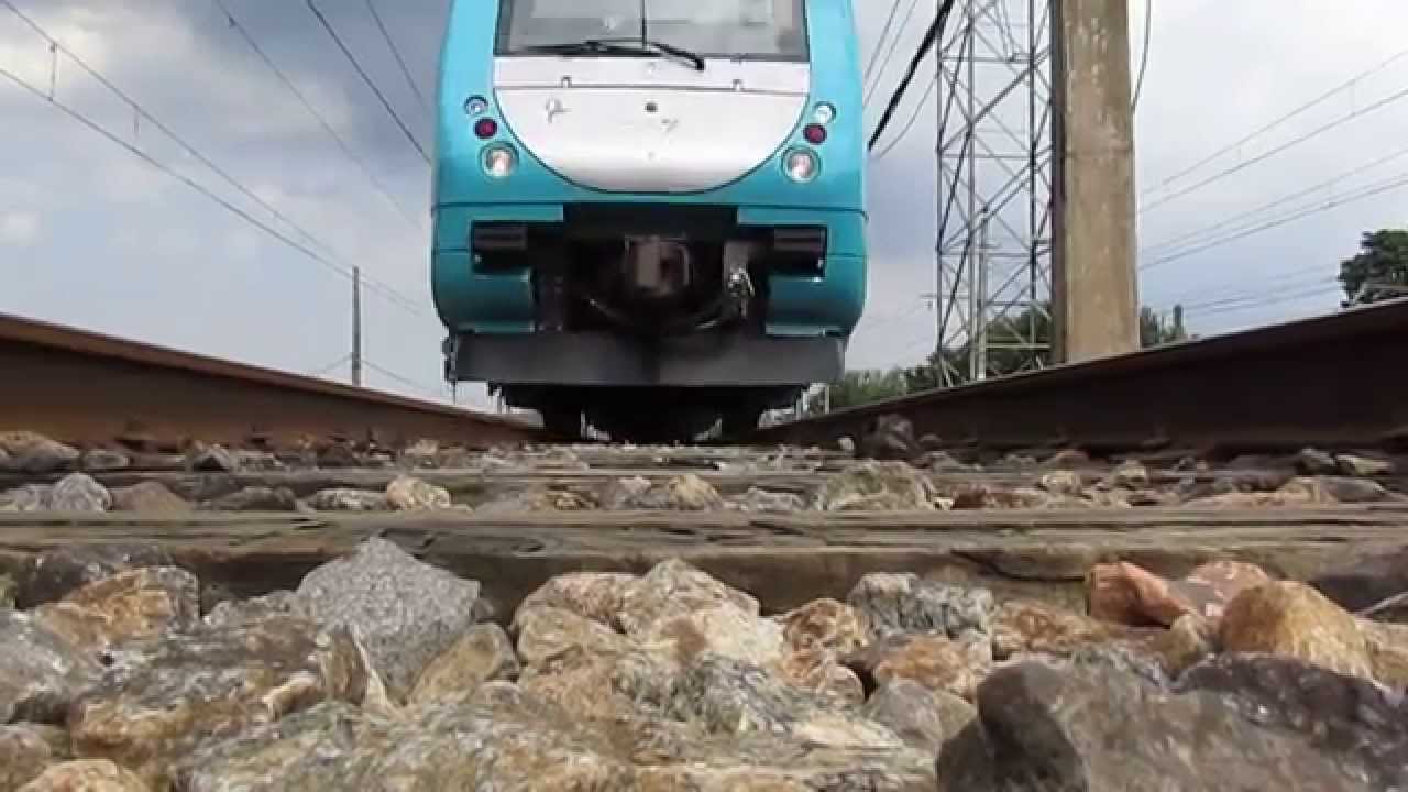 Alstom 4000 trem nacional da Supervia chegando no terminal Japeri - YouTube