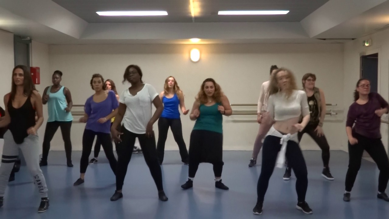 FUNK-Coreographie du groupe Passinho - YouTube