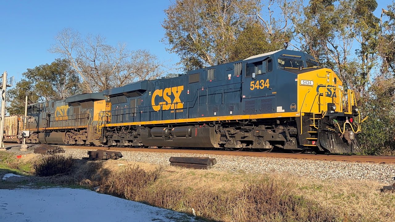 CSX ES40DC 5434 leads CSX L742-25 with a nice NF K5HL Doppler effect on 01/25/2025 #train #video ...
