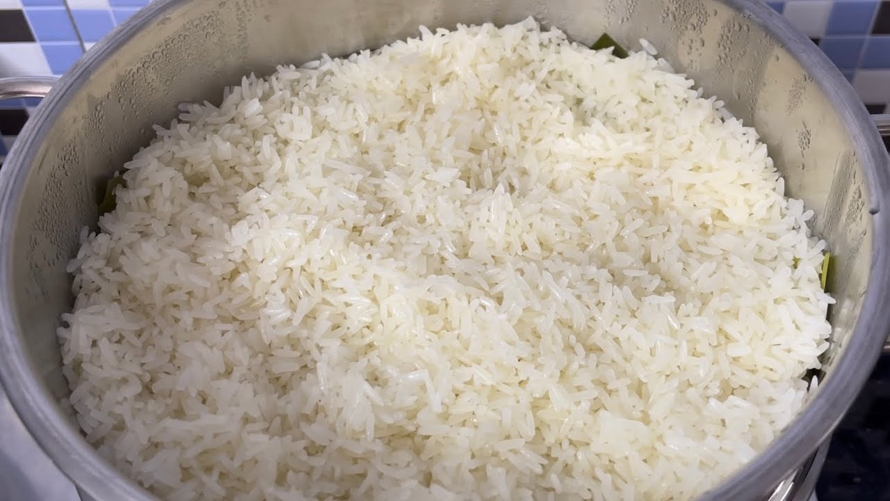 បាយដំណើបចំហ៊ុយ ទើបស្រួយស្មើល្អ || No directly boil, steam Sticky Rice ...