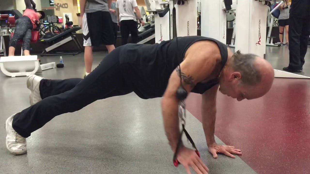 Single arm chest press with quad/glute activation - YouTube