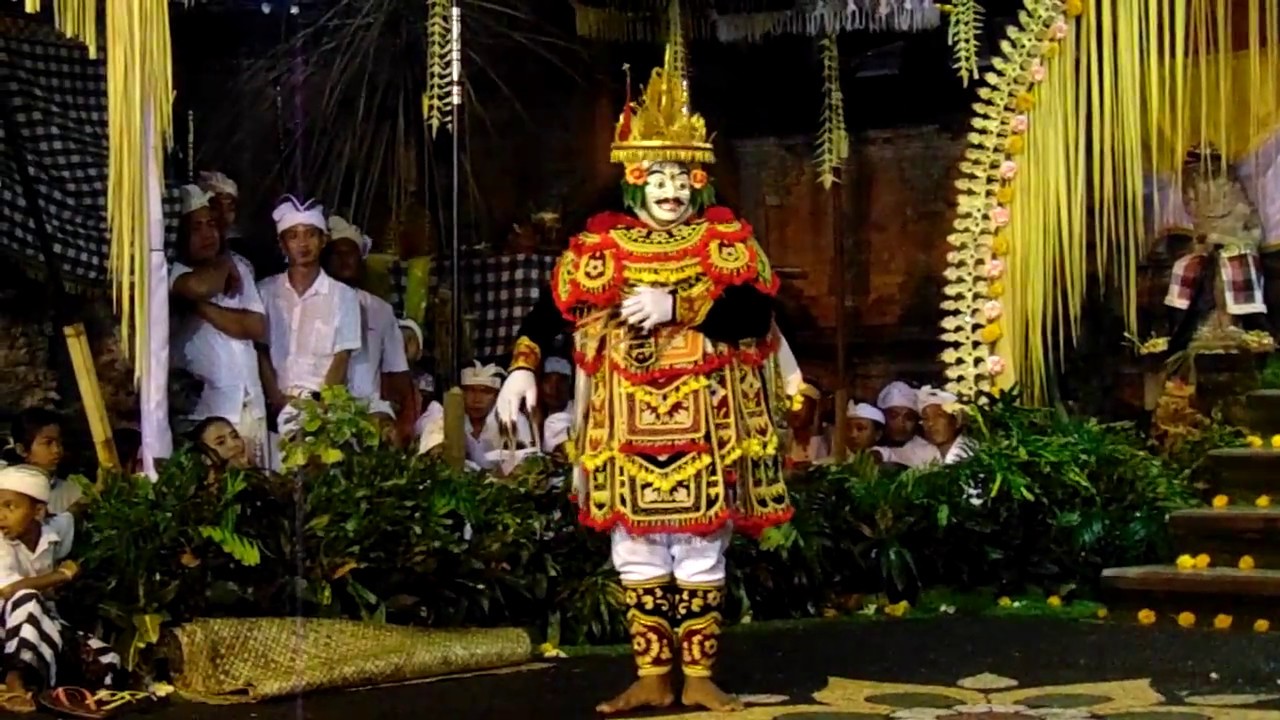 Tari Jauk Manis - YouTube