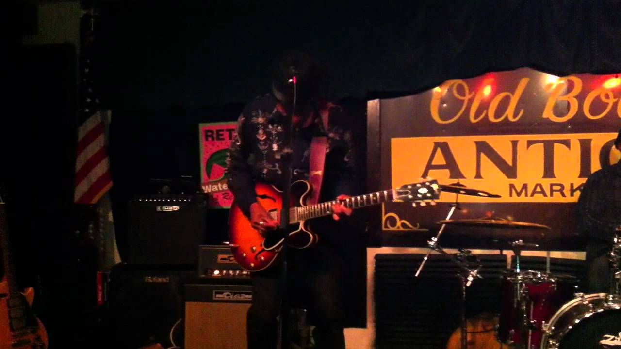 Guitarist Linwood Taylor at the Old Bowie Town Grille - YouTube