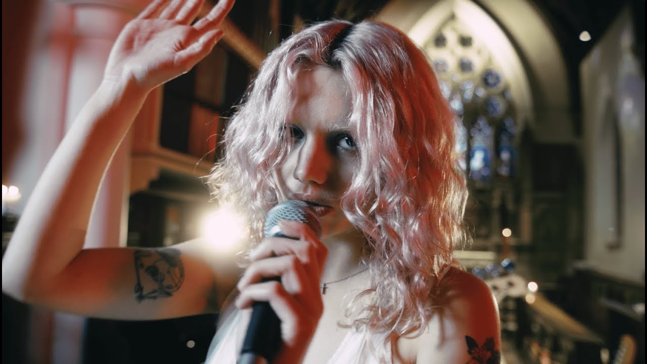 Florence Rose - Isn't Life Beautiful (Live Performance) - YouTube